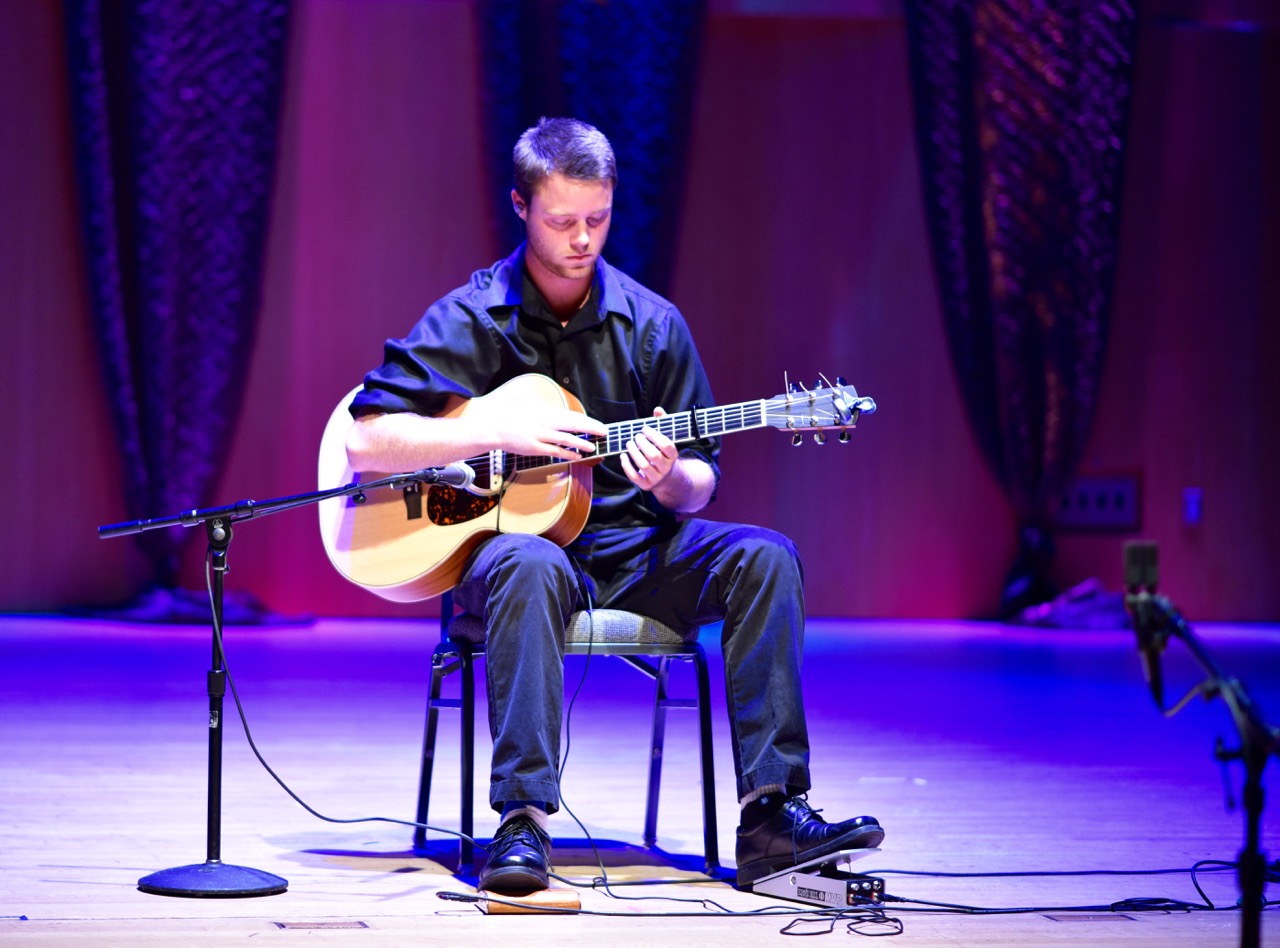 About | Robert Bell